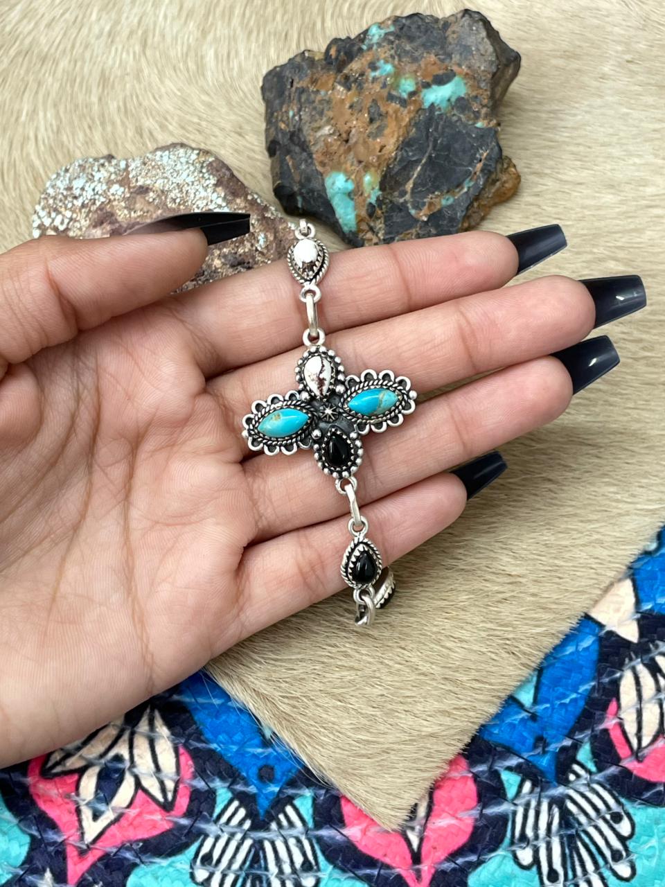 Handmade Sterling Silver Kingman with Wildhorse, Black Onyx Chain Brac